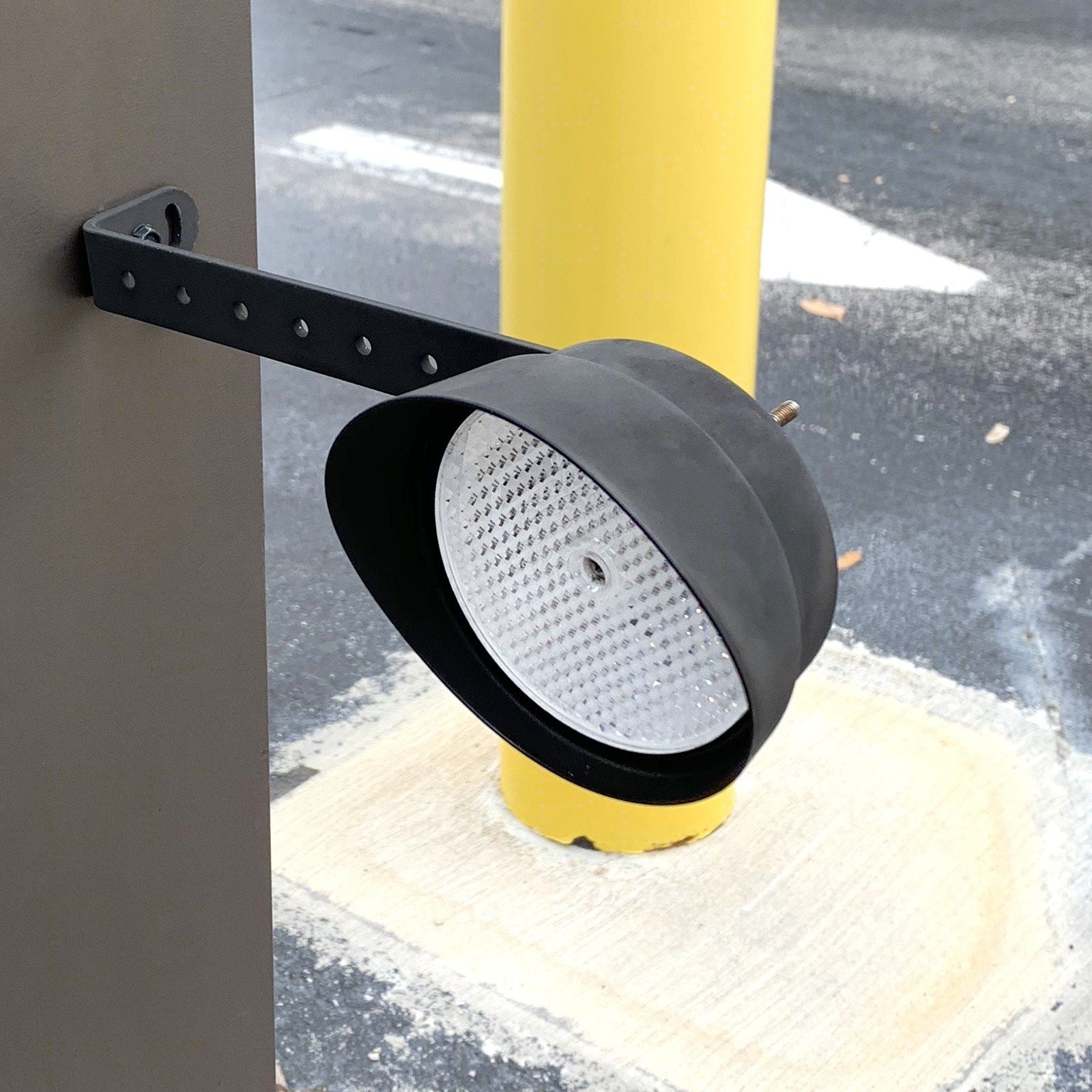 LiftMaster E3K Long-Range Photoelectric Reflective Sensor with ...